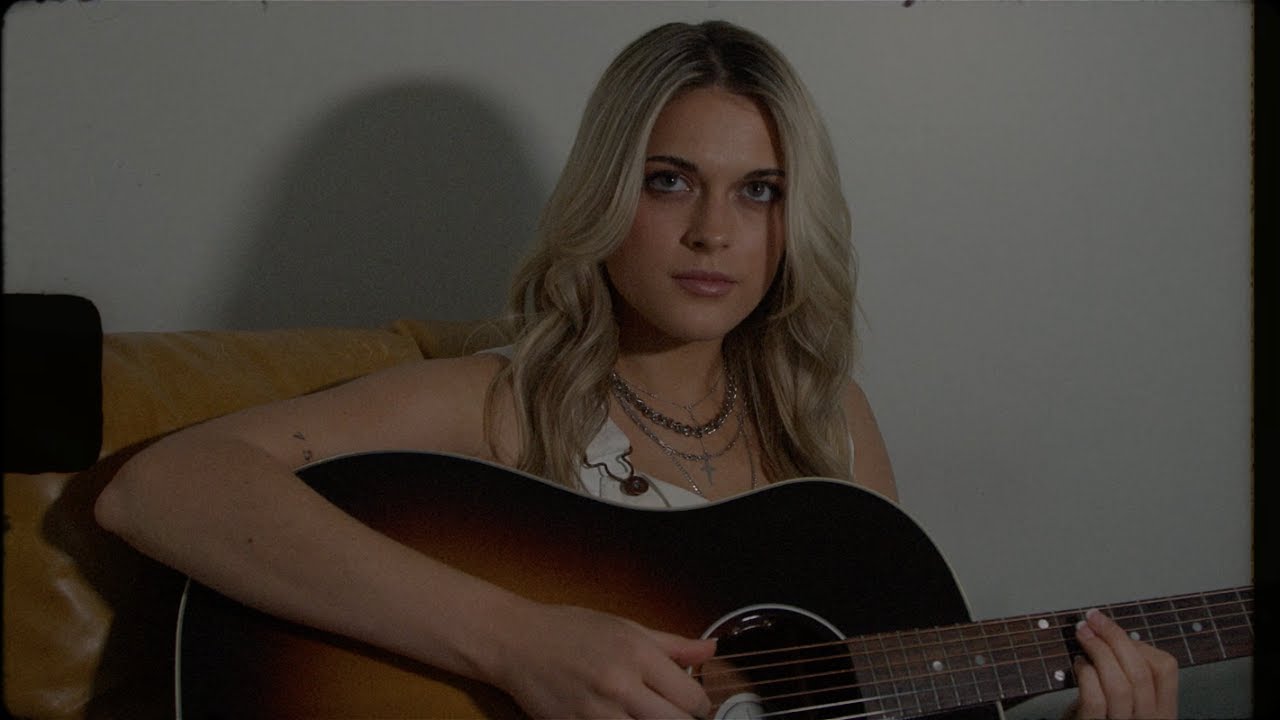 Alana Springsteen - twenty something (Acoustic) - YouTube