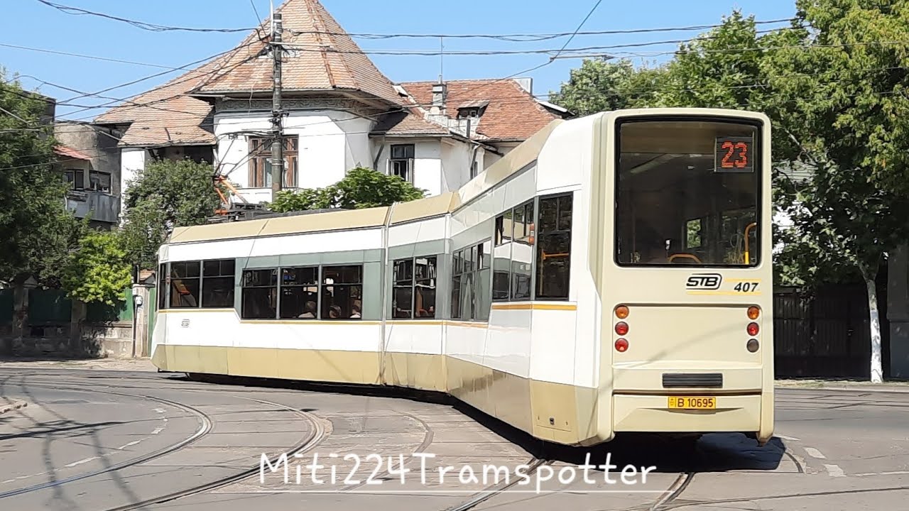 Tramvaiul Bucur LF-CA #407 pe linia 23 părăsind stația Patriarhia ...