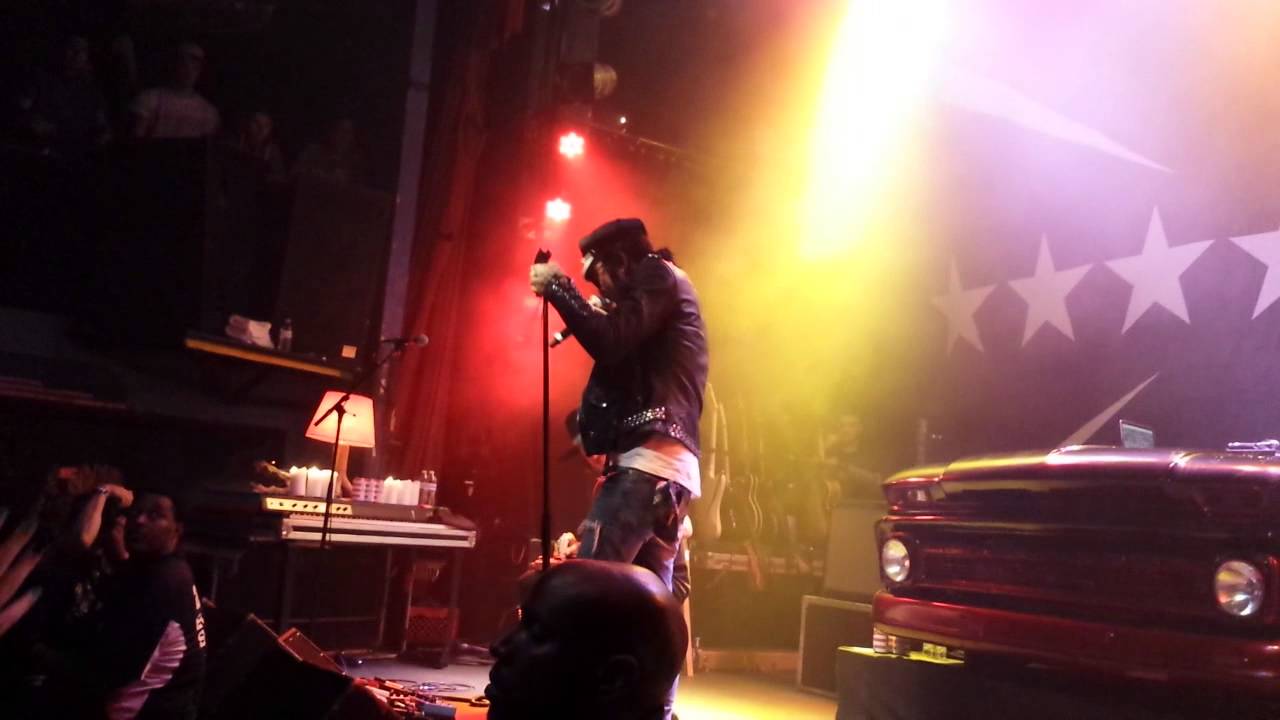 YelaWolf - Catfish Billy - Live - YouTube
