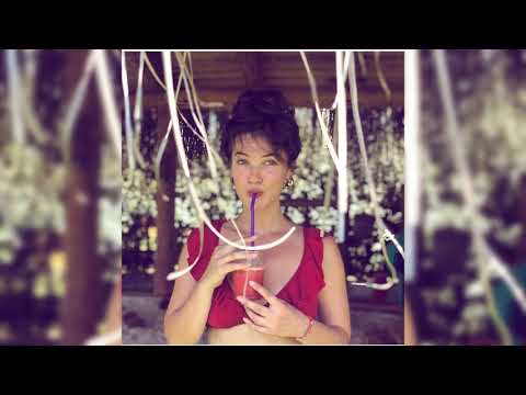 Ünlü güzeller bikini ve mayolarla birbirinden güzel pozlar verdi!