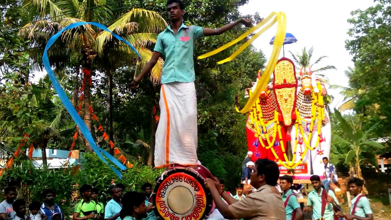 Shingari melam - Kerala Festival - YouTube