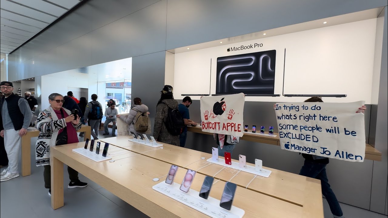 Protesters Shut Down Apple Store in Chicago at Pro-Palestinian ...