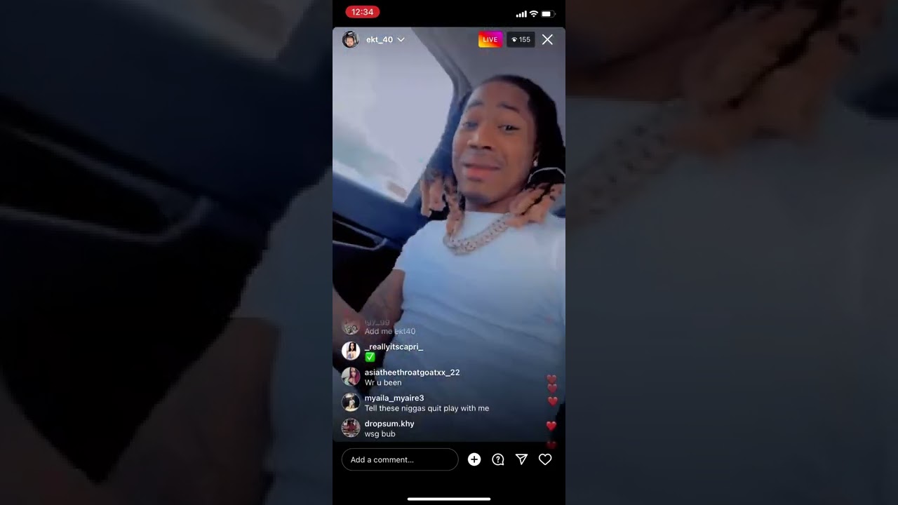 Ohio rapper ekt 40 flexing bands on live - YouTube