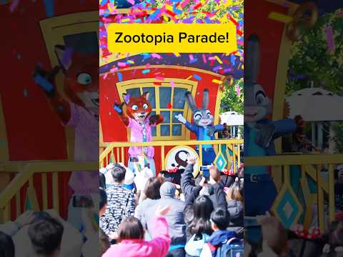 Zootopia Parade! #disney #zootopia #disneyworld #disneyland #amusementpark #themepark