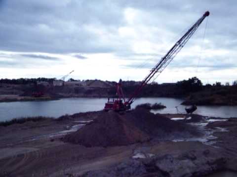 Lease two Manitowoc 4600 draglines with operator - YouTube