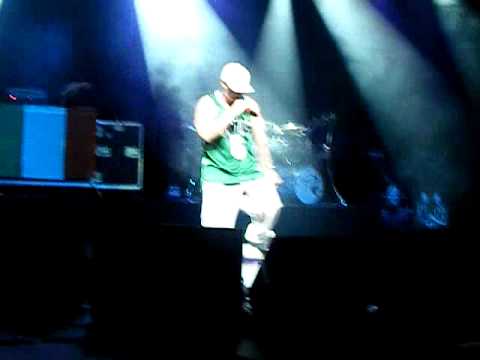 Limp Bizkit Live Dublin 24/08/2010- Intro/Trust (from the pit) - YouTube