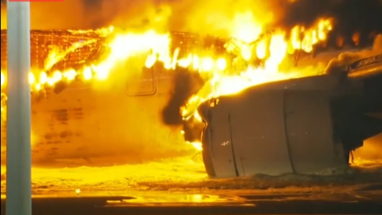 Japan Airlines Airbus A350-900 collides with Coast guard plane on ...