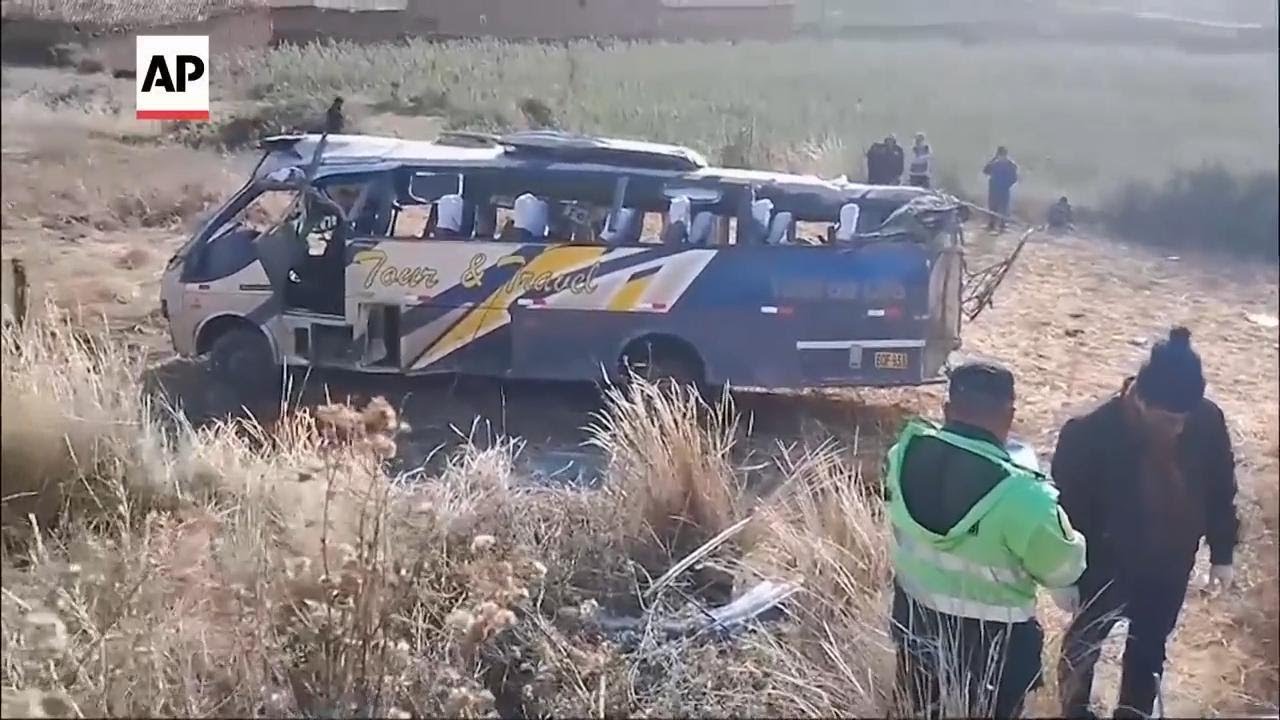 Nine killed in Peru after bus crashes off cliff - YouTube