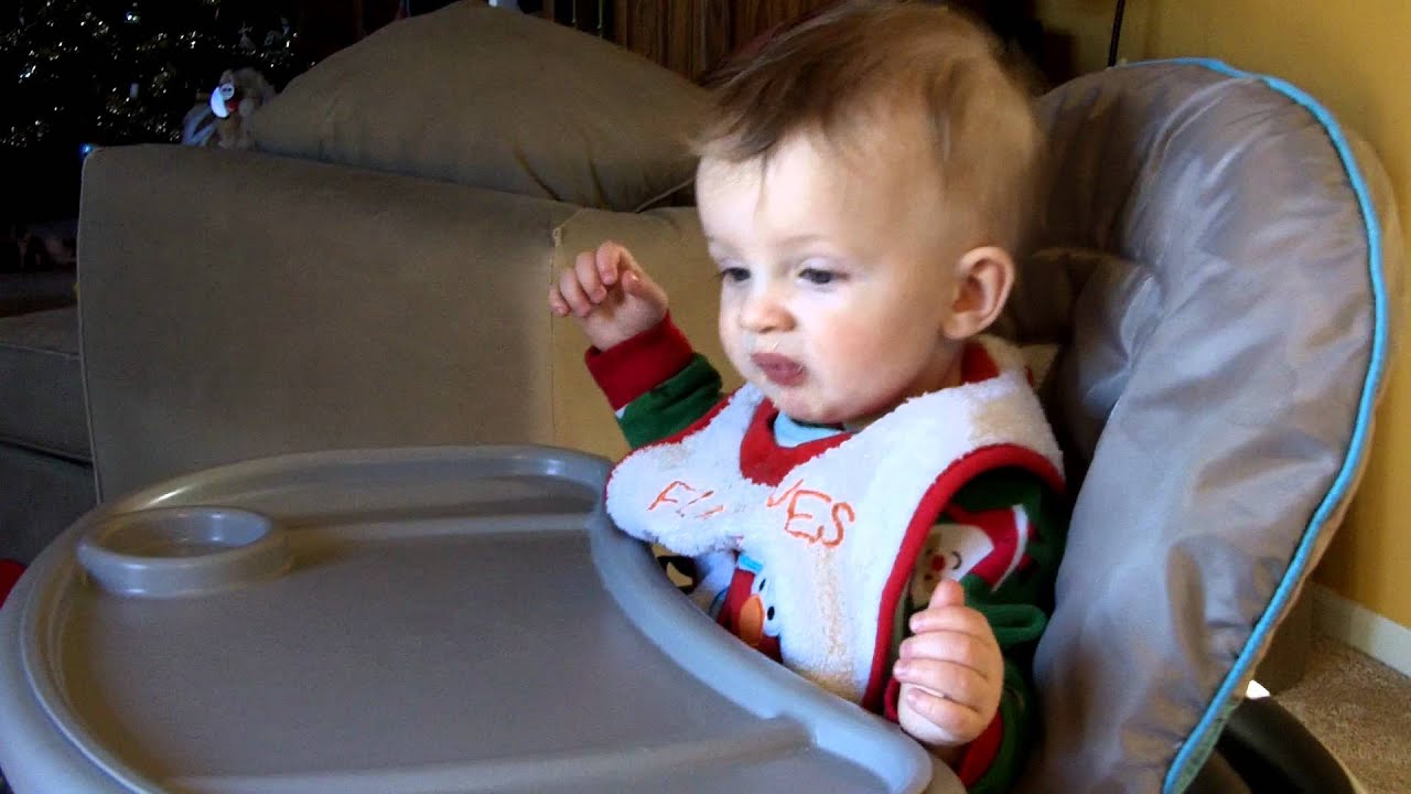 Joey eats eggys. - YouTube