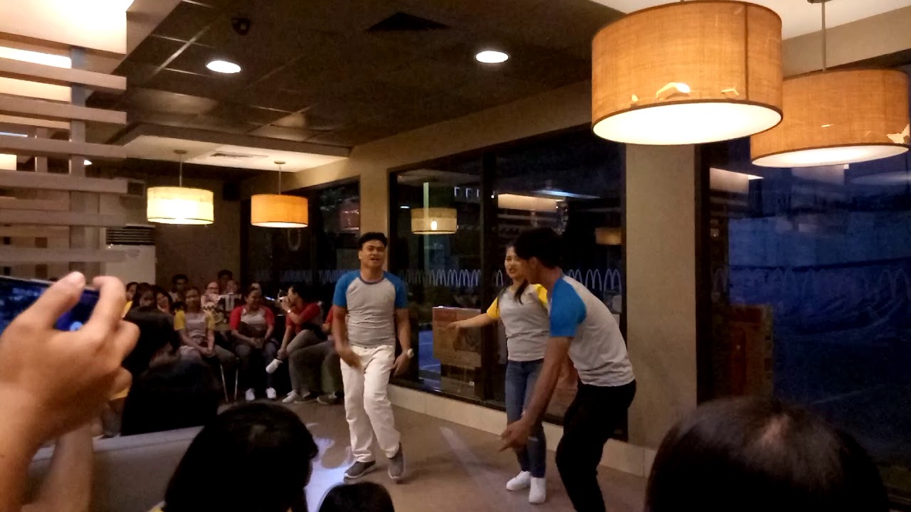 MCDO DANCE XMAS PARTY - YouTube