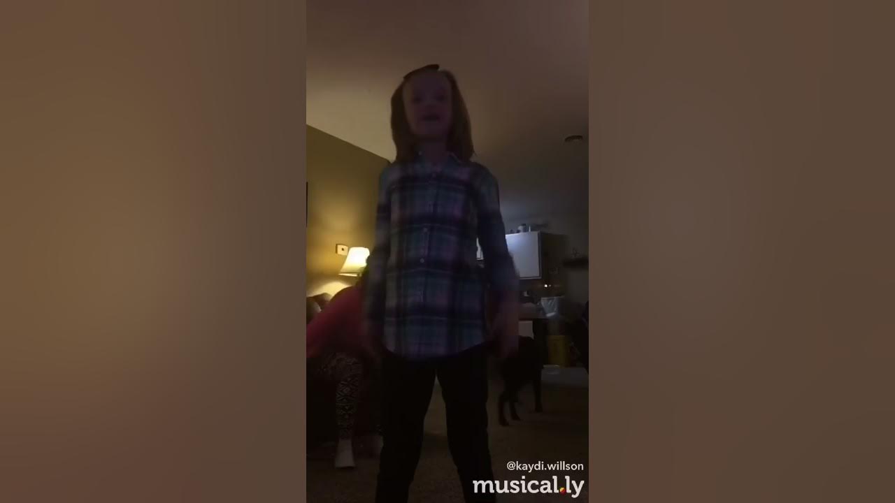 Mom Starts To Twerk And Knocks Daughter Over Youtube