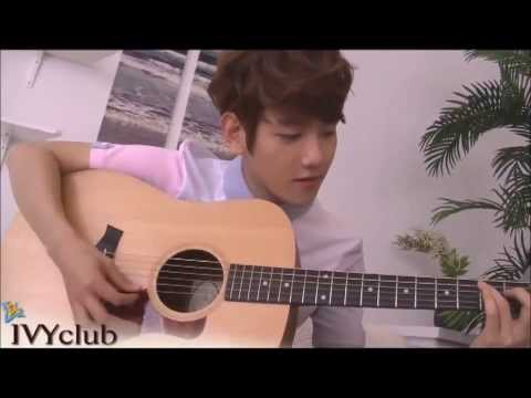 「EXO for IVY CLUB」 Baekhyun and Chanyeol playing the guitar + Baekhyun singing (BTS) (HD)