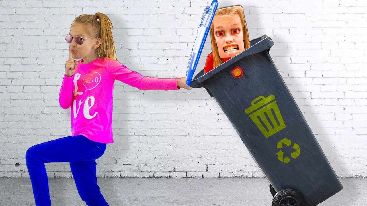 Amelia, Avelina and Akim and their new robot adventure - YouTube