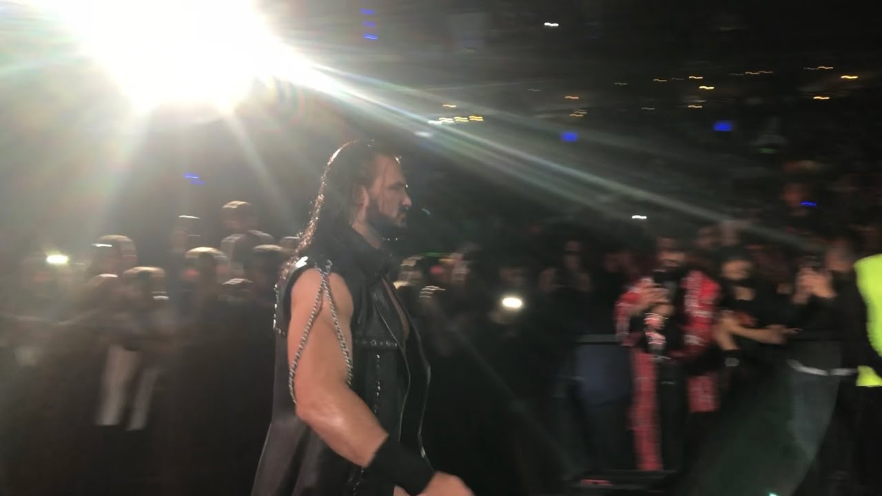 Drew McIntyre entrance | WWE Live Mexico 2018 - YouTube