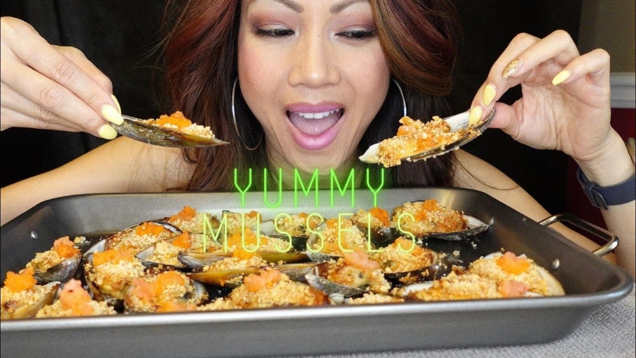 ASMR & MUKBANG. Dee's EATS yummy baked mussels. #mukbang #asmreating - YouTube