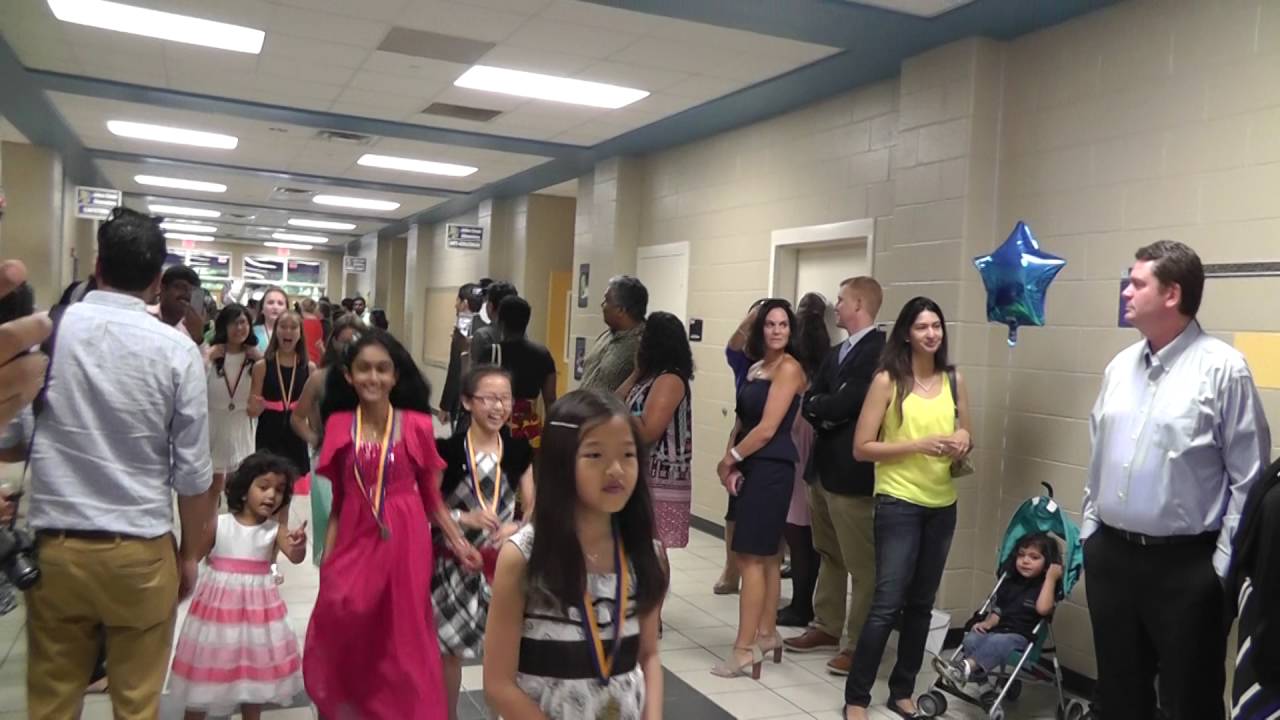 5th grade graduation walk - YouTube