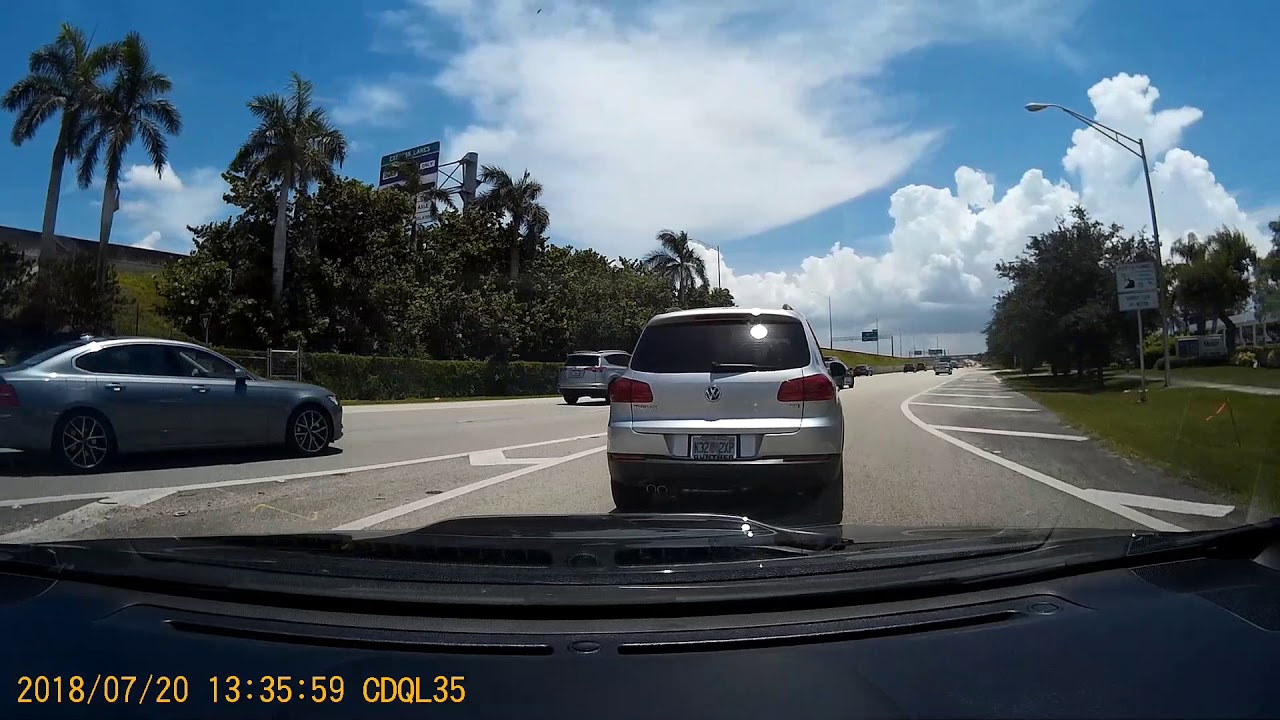 Why do old ppl still have a license, I see no stop sign here - YouTube