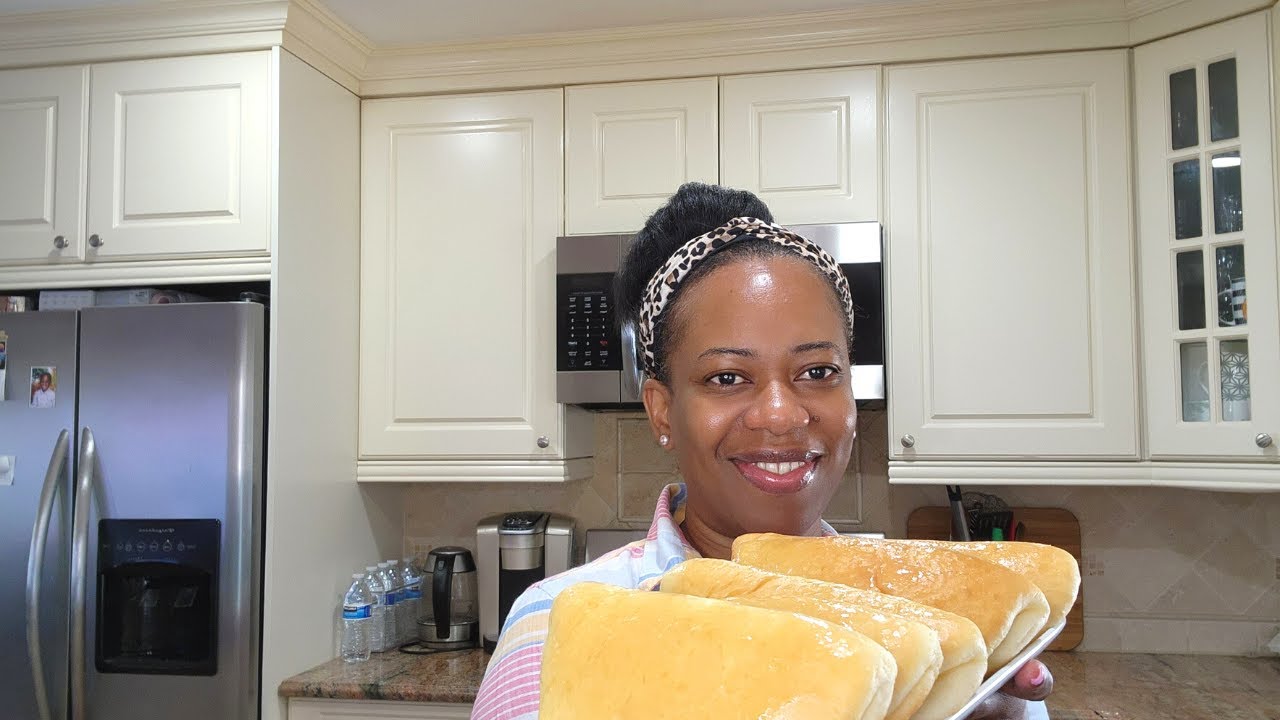 HOW TO MAKE JAMAICAN COCO BREAD// COCO BREAD - YouTube