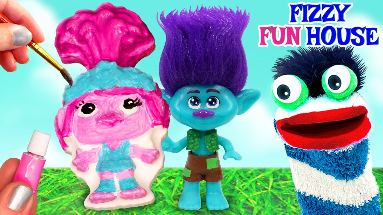 Fizzy & Phoebe's Obstacle Course With Trolls + DIY painting moulds 🎨⭐ ...