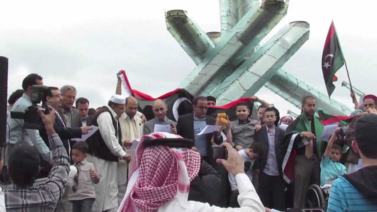 Libyan Freedom Dance, Vancouver, BC احتفال اهل ليبيا في كندا - YouTube