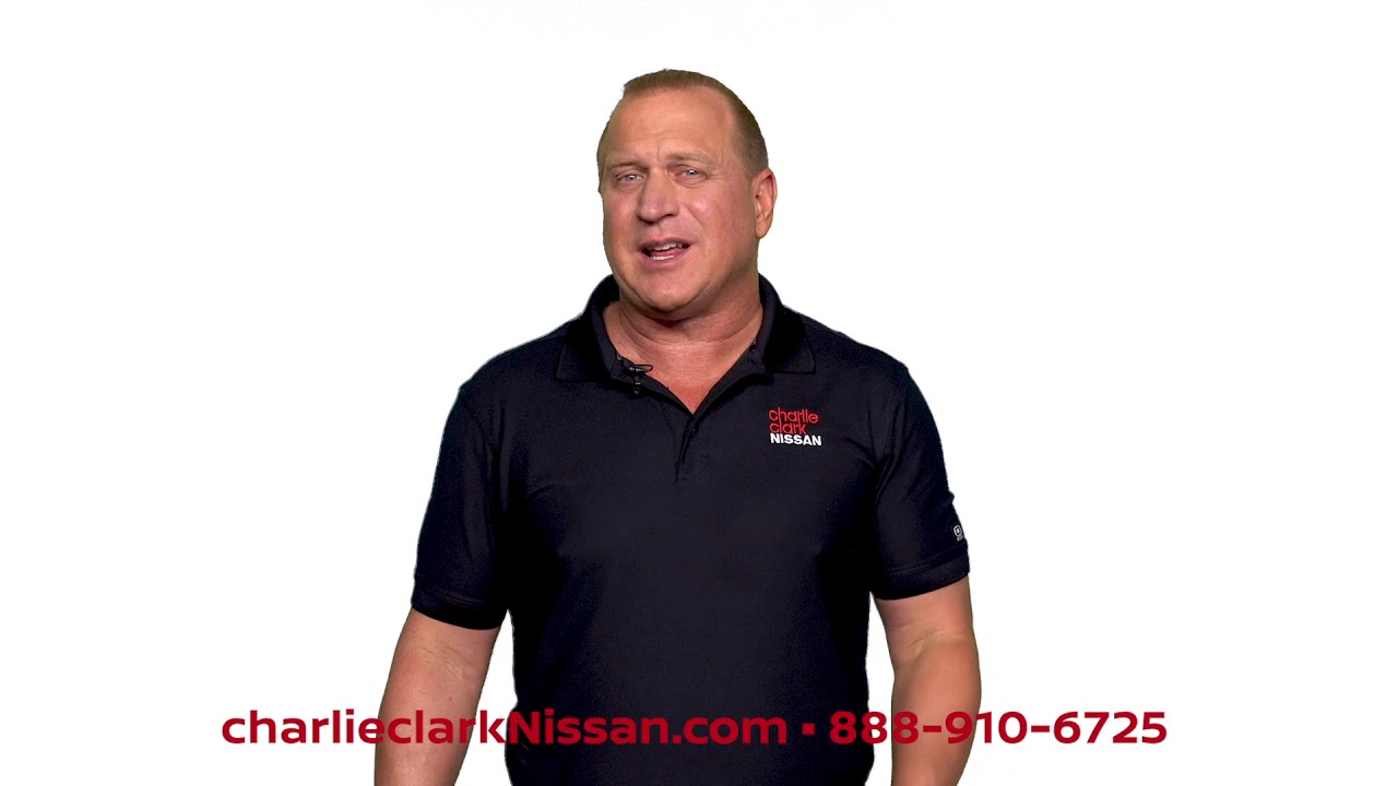 Oralé! Pass Charlie Clark Nissan Español - YouTube