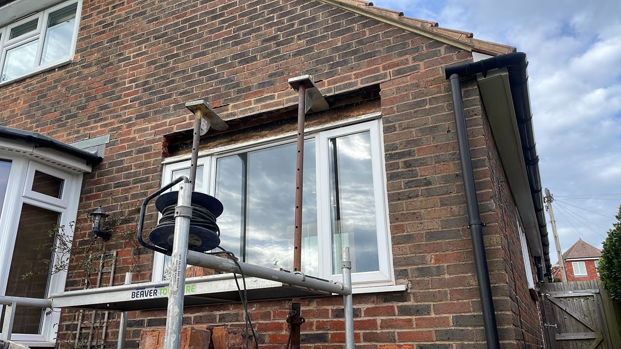 Single leaf galvanised lintel install - YouTube