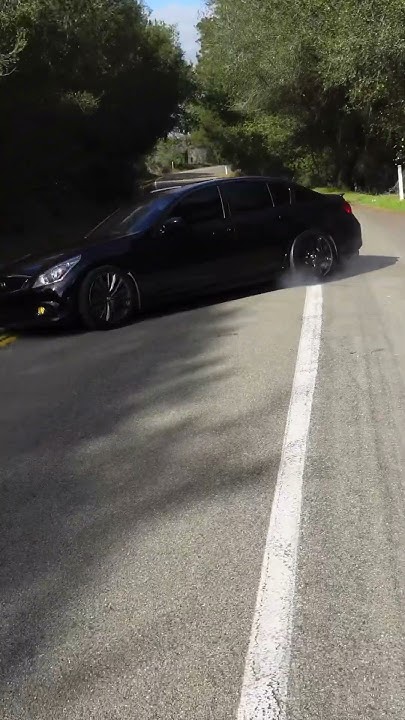 Infiniti G37 Doing Donuts #infinitig37 #g37 #infiniti #donuts #exhaust #shorts #youtubeshorts ...