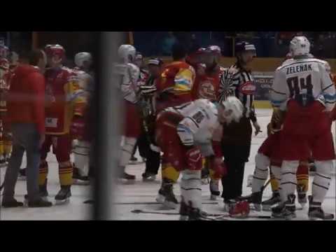 Hromadná bitka v zápase HKM Zvolen - HK Dukla Trenčín (9.3.2018) - YouTube