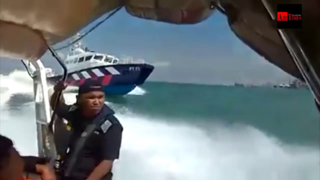 KAPAL MALAYSIA dan SINGAPORE BERGOLAK 🤛 di selat tebrau - YouTube