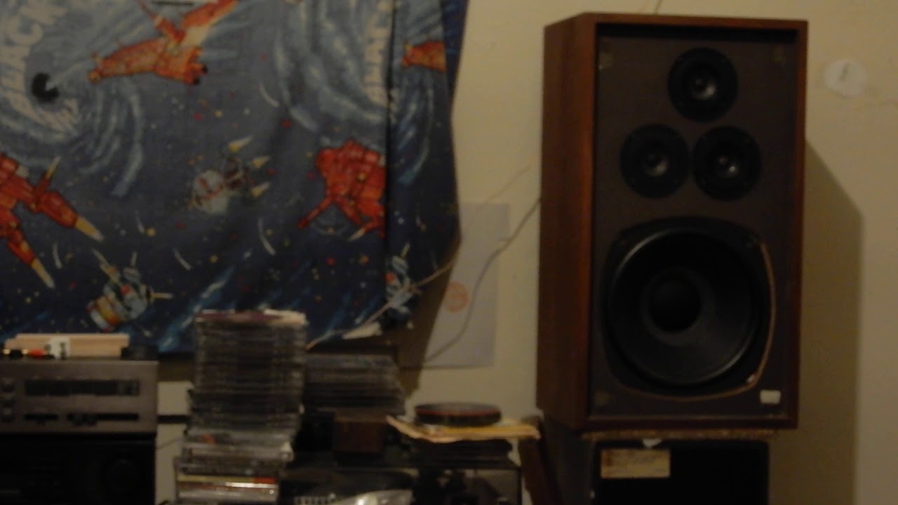 Vintage Realistic Nova 8B speakers - YouTube