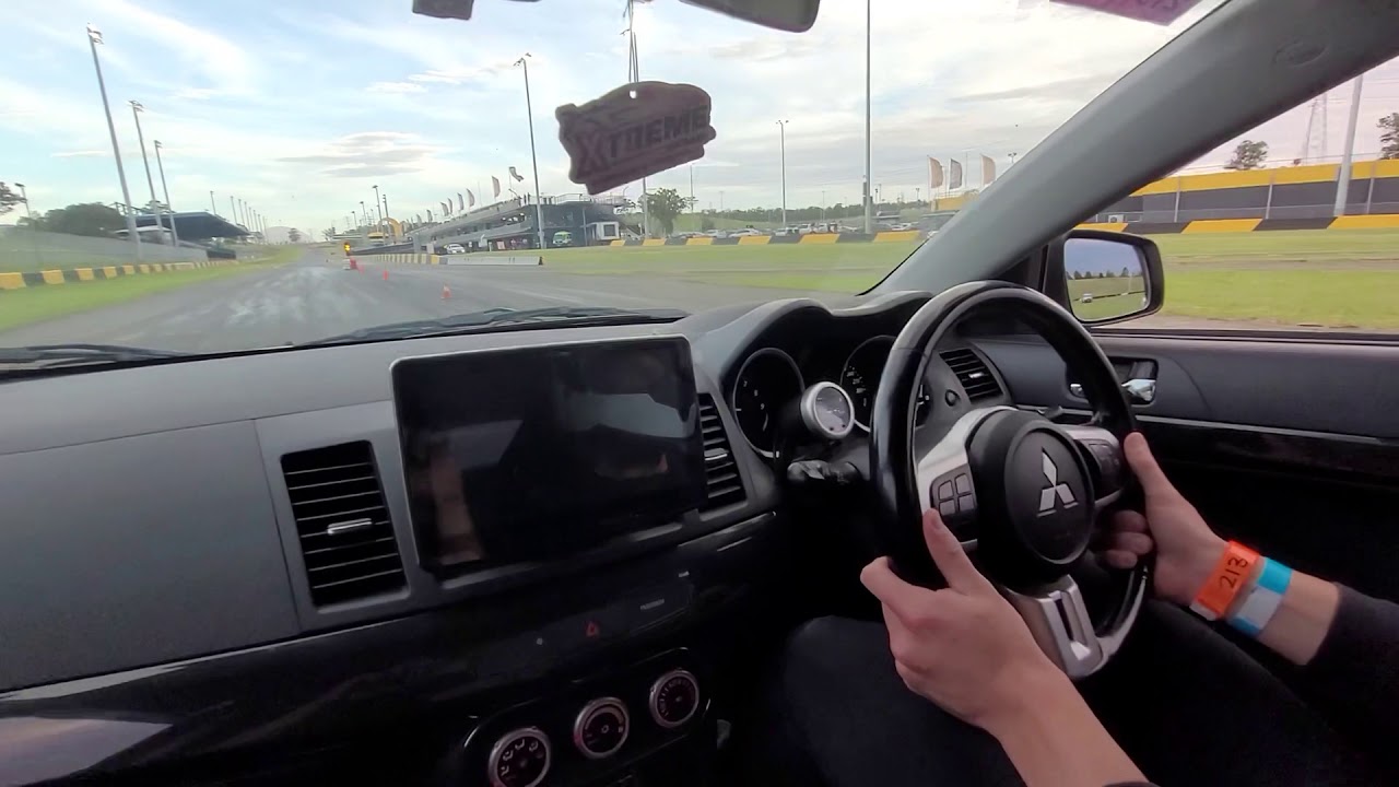 Evo X vs R35 GTR - YouTube