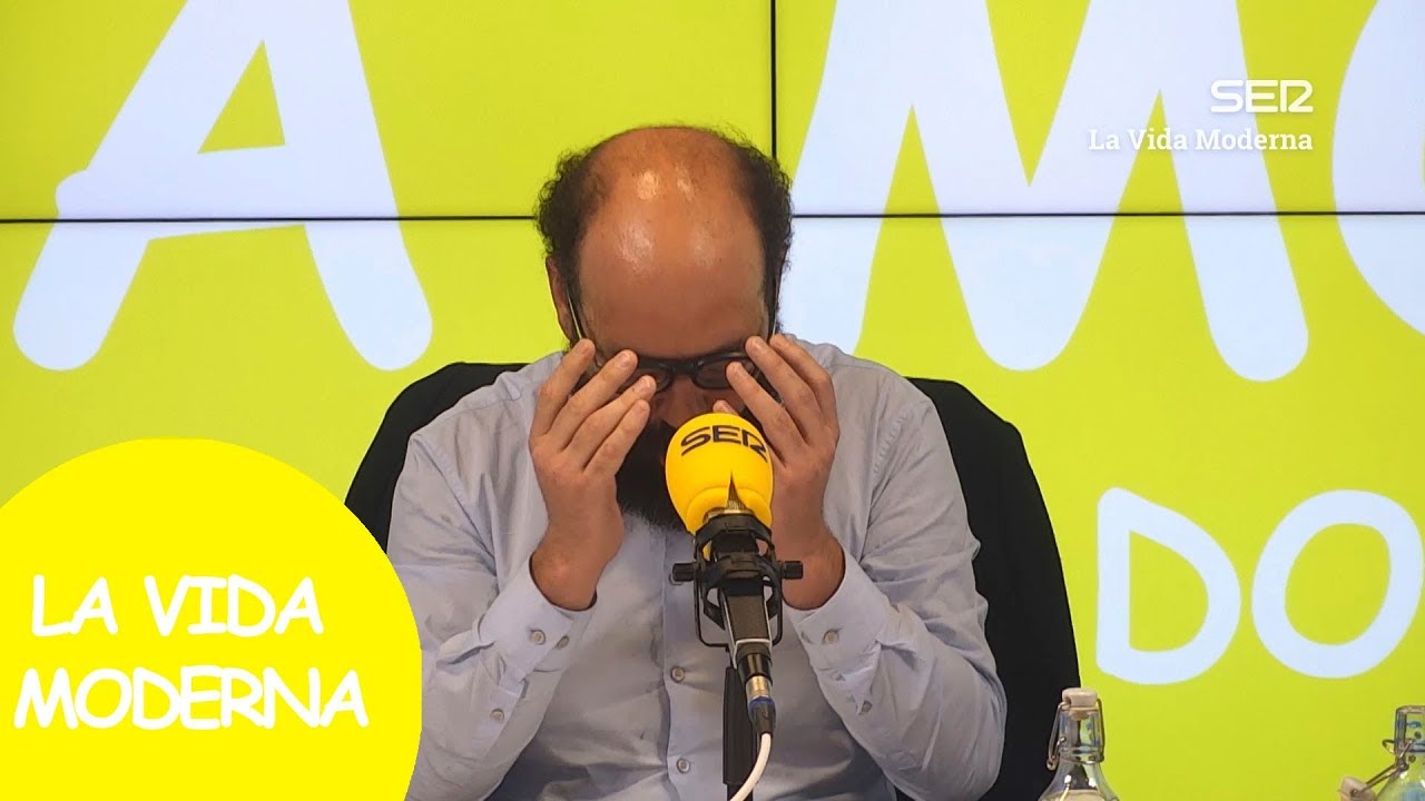 La historia de Ignatius Farray en el gimnasio #LaVidaModerna - YouTube