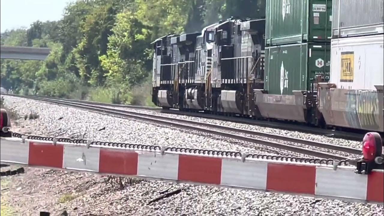 NS 4016 lead NS intermodal at the Brickyard, Manassas, Virginia - YouTube