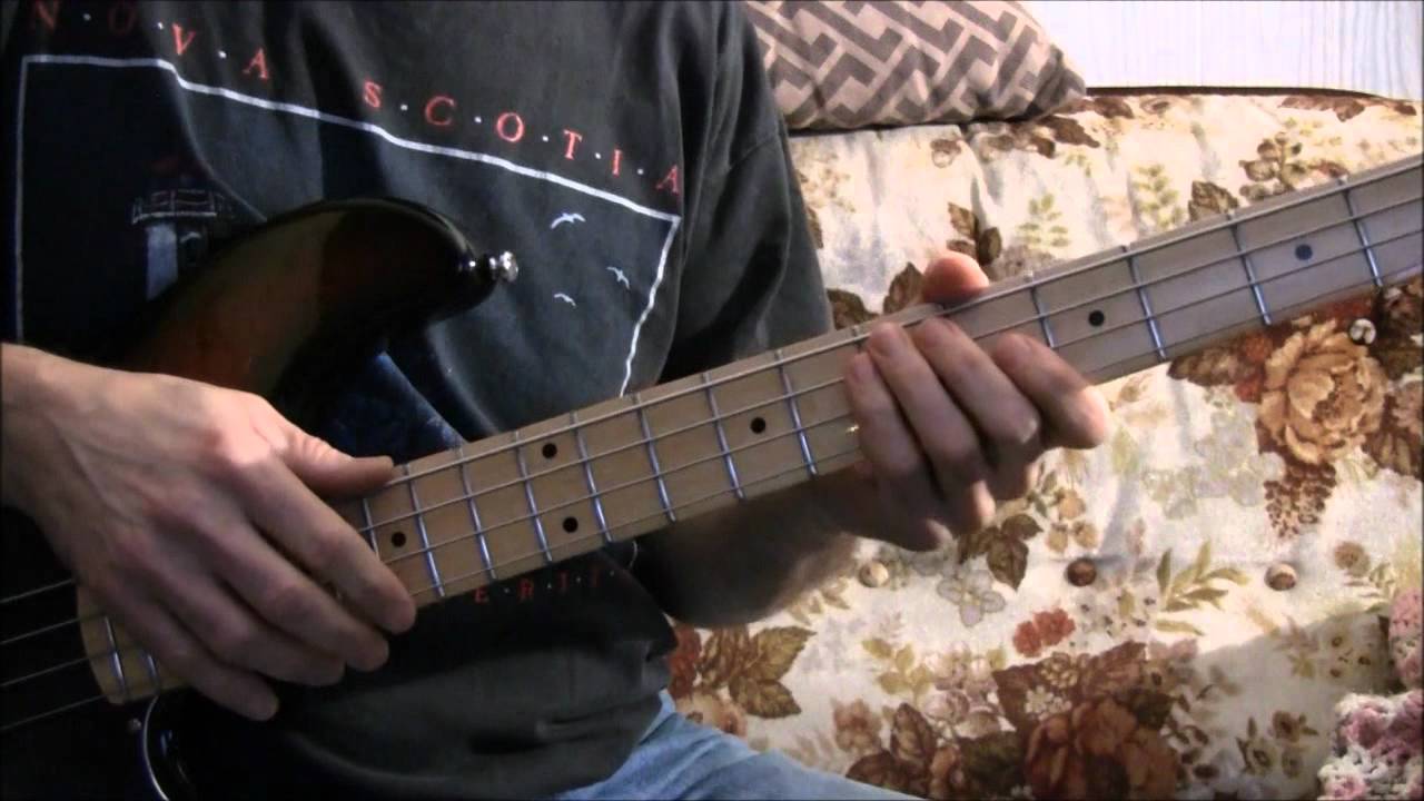 Bass Lesson: Finger Funk Bass Riff in E - YouTube