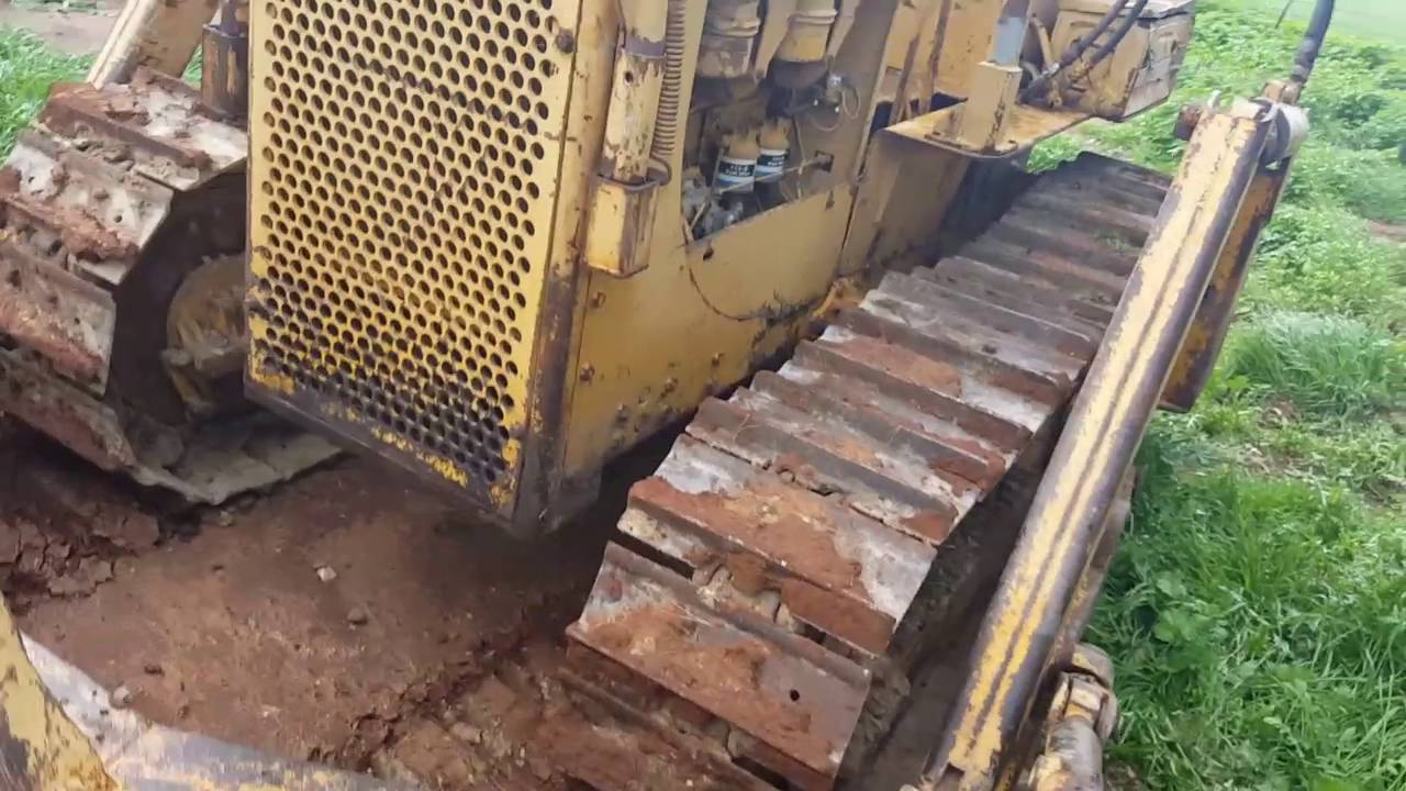 International crawler BTD8 - YouTube