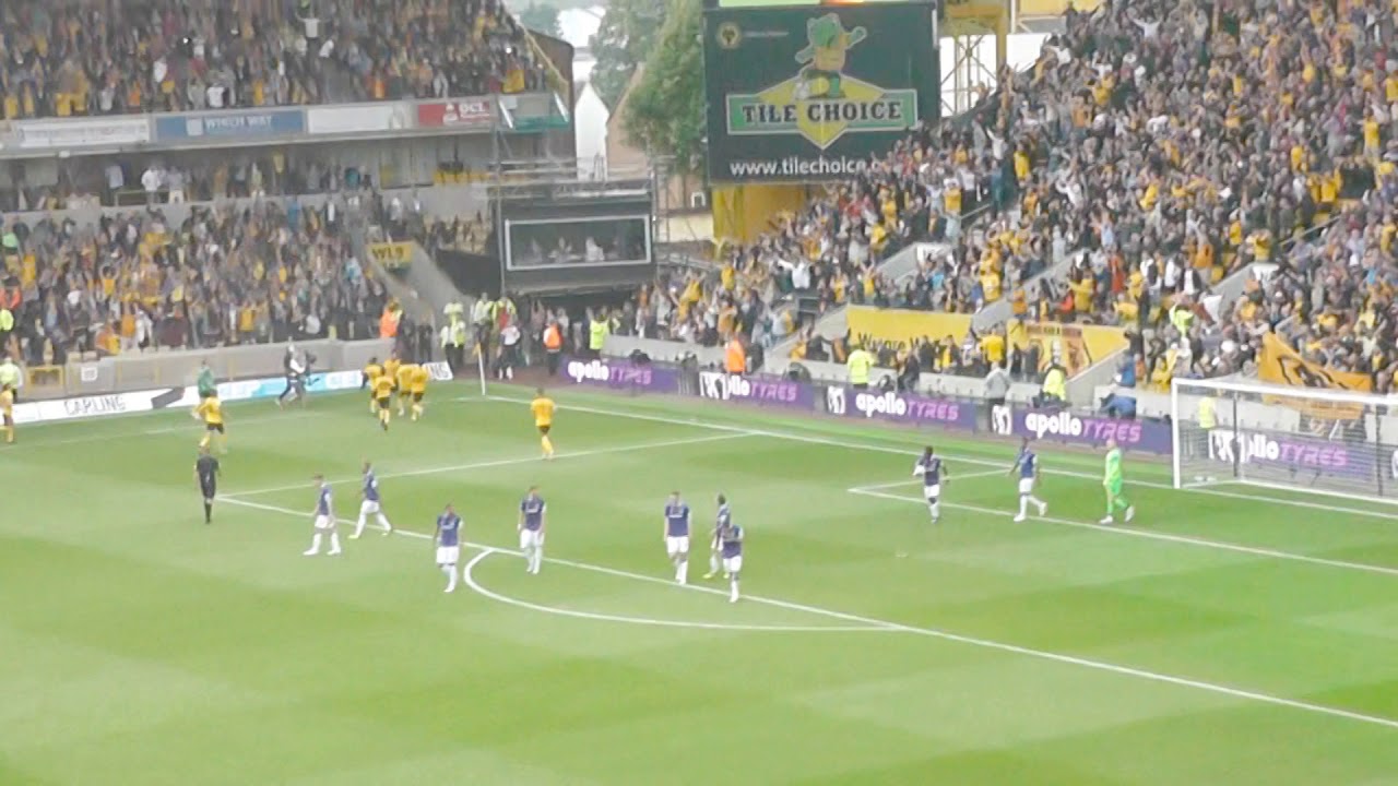 RUBEN NEVES FREE KICK v EVERTON. 11th AUGUST 2018 - YouTube