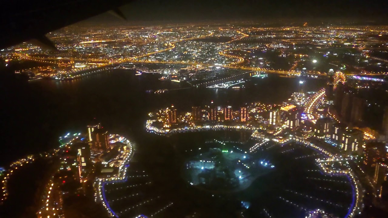 Flying over Doha in a Dreamliner - YouTube