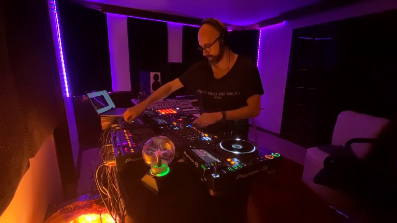 LIVE | Techno set - YouTube