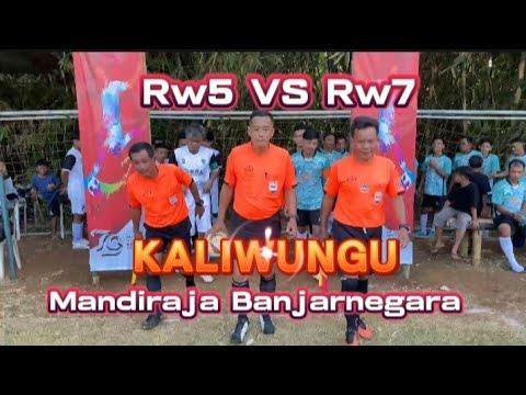 Partandingan sepak bola Rw5 Vs Rw 7 Sangat rame di kaliwungu mandiraja banjarnegara - YouTube