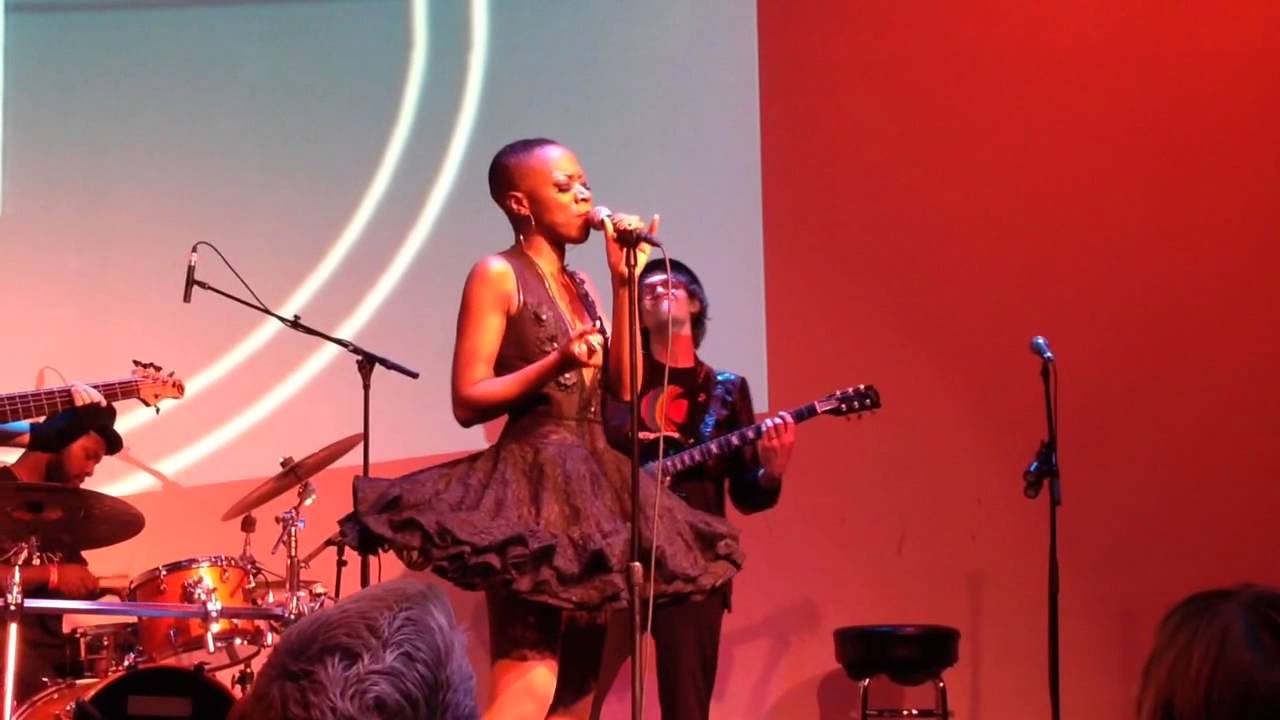 Kimberly Nichole performs ' Black Hole Sun ' live at the Apollo - YouTube