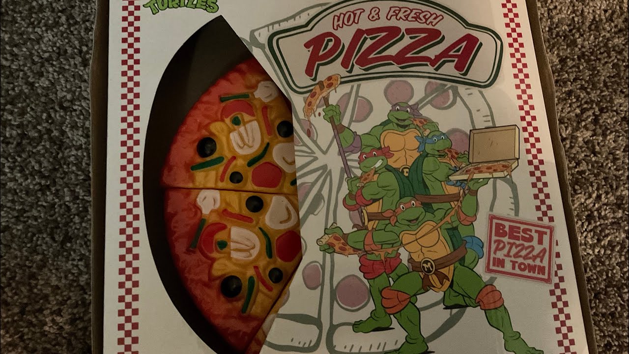 I got teenage mutant ninja turtle pizza - YouTube