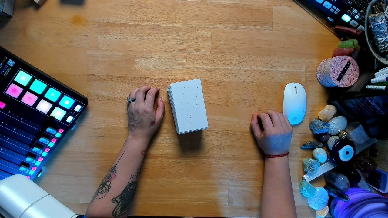 Esta obsesionad@ con la ides que tu ex volvera contigo.Te espia y ...