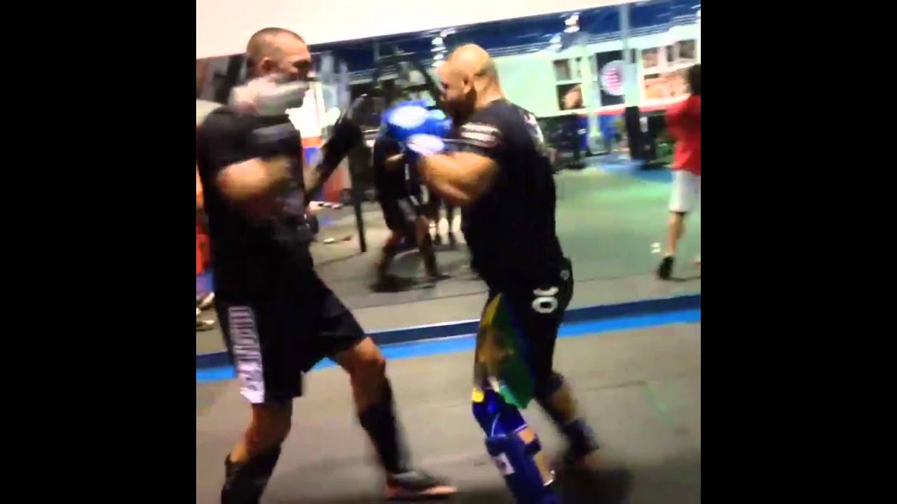 Thiago Alves striking training for fight against Carlos Condit - YouTube
