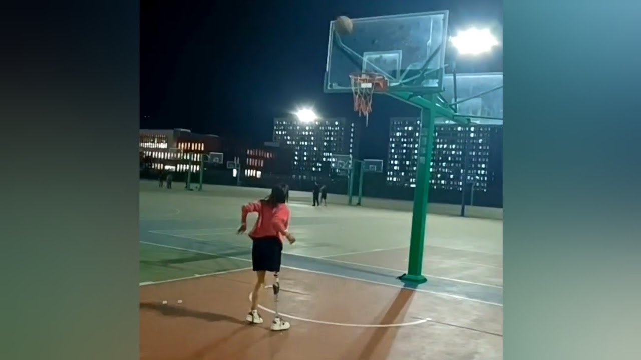 Amputee Girl Playing Basketball | One Legged Lady | Reebok Basketball ...