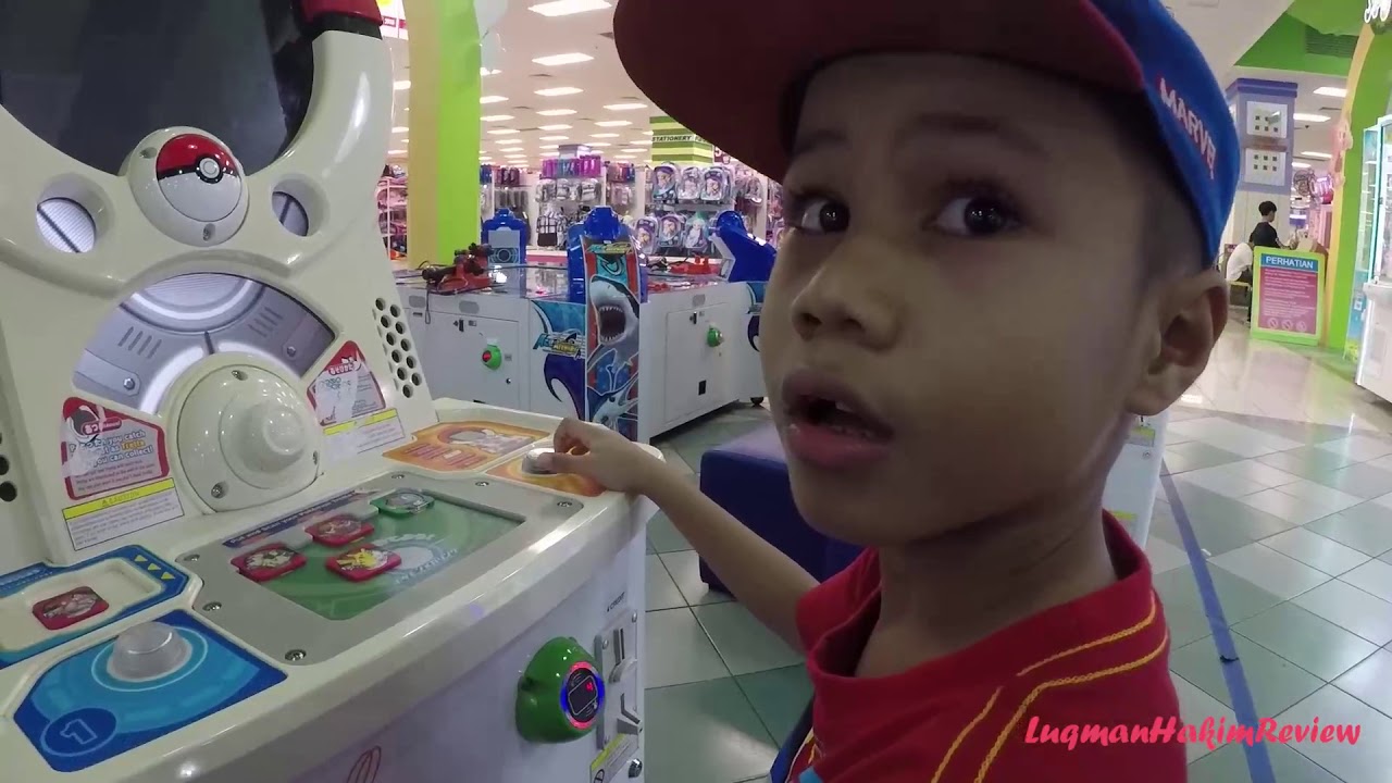Luqman Hakim Play Pokemon Tretta - YouTube