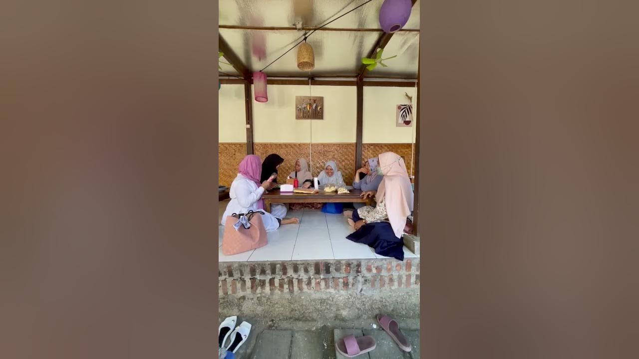 EMAK-EMAK GINI AJA UDAH BAHAGIA - YouTube