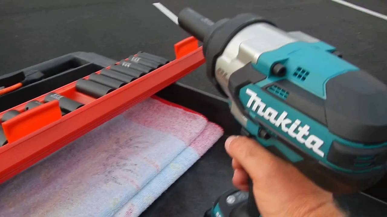 Makita half inch impact gun Model XWT08M Unboxing - YouTube