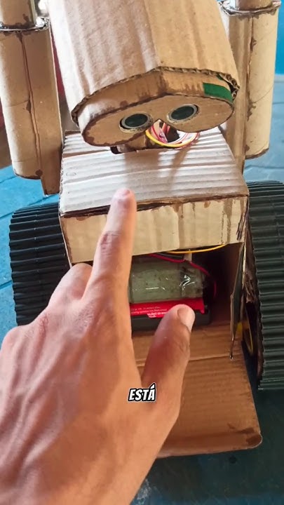 Cómo hacer un robot 🤖 WALL-E Casero #diyrobot #robotic #ingenio #diy #inventos #casero #comedia ...