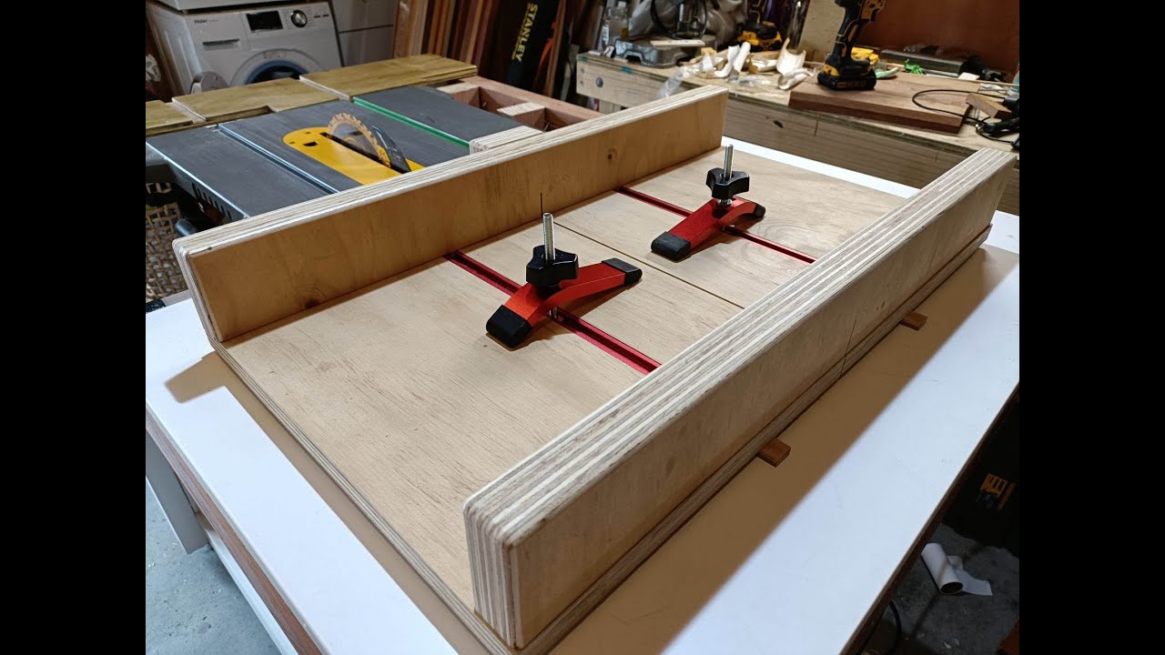 Crosscut Sled - DIY Tutorial Build! - YouTube