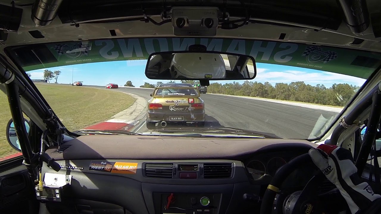 WASCC April Race Meeting - Race 1 - First lap - YouTube